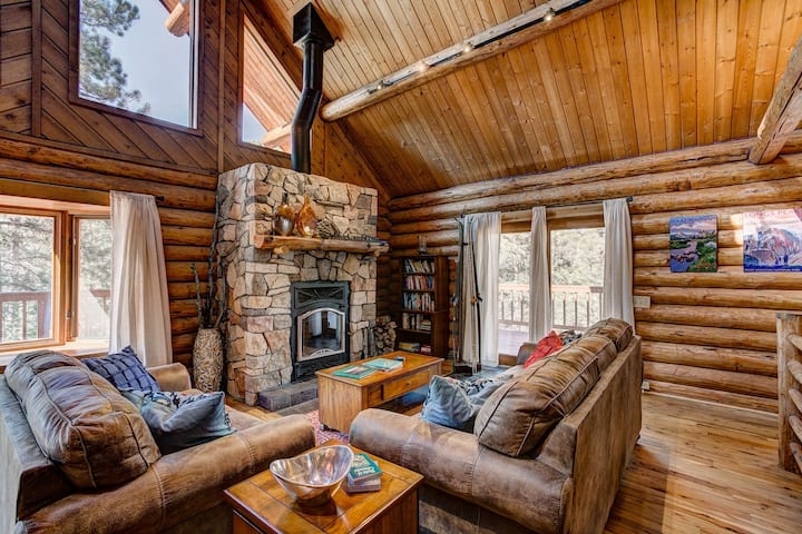 Windham - Beautiful Secluded Mountain Home - Estes Park, CO