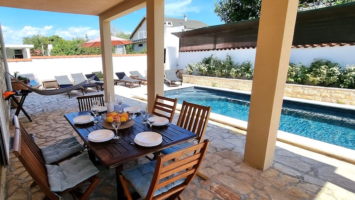 A-20179-a Appartement De Trois Chambres Avec La - Nin