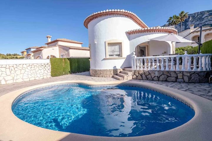 Paraíso Privado Con Piscina: Villa Alqueries - Denia