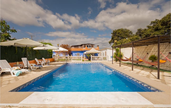 Lovely Home In Guillena With Wifi - ヘレナ