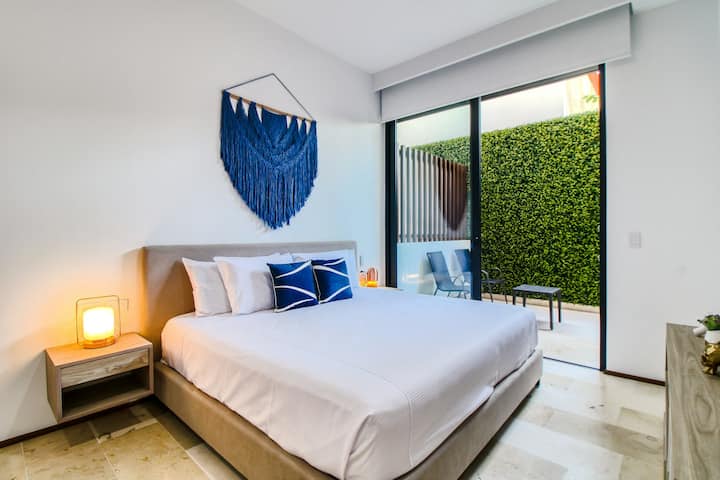 Apartment Near Beach With Pool, Gym, Patio, Ac - Playa del Carmen