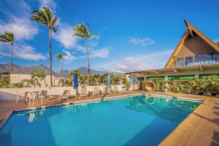 Kahului Hideaway: Beachfront Stay W/ Pool, 4 Rooms - Maui, HI