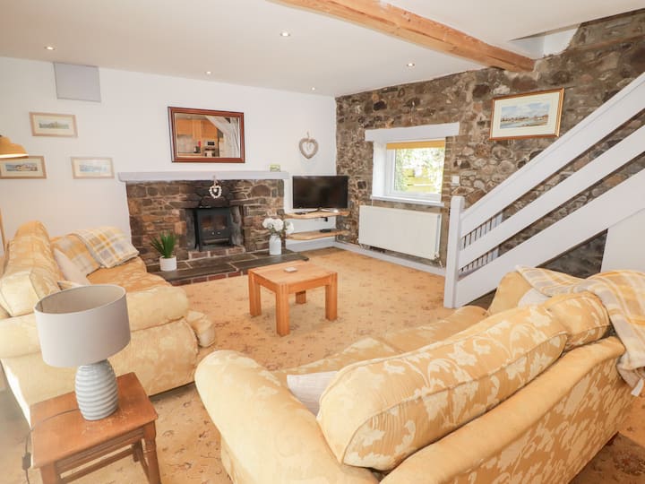 Stable Cottage, Narberth - Folly Farm Adventure Park and Zoo