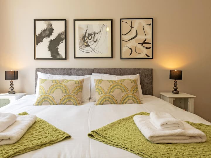 New Stylish 2 Bed : Putney With Private Terrace - London