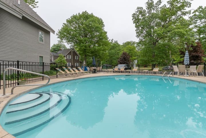 Parkshores 4- Pool- Close To Beach - South Haven, MI