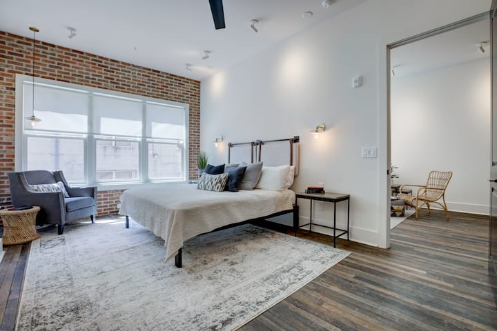 New Construction Loft Style Spacious Lux Apt 101 - アトランタ