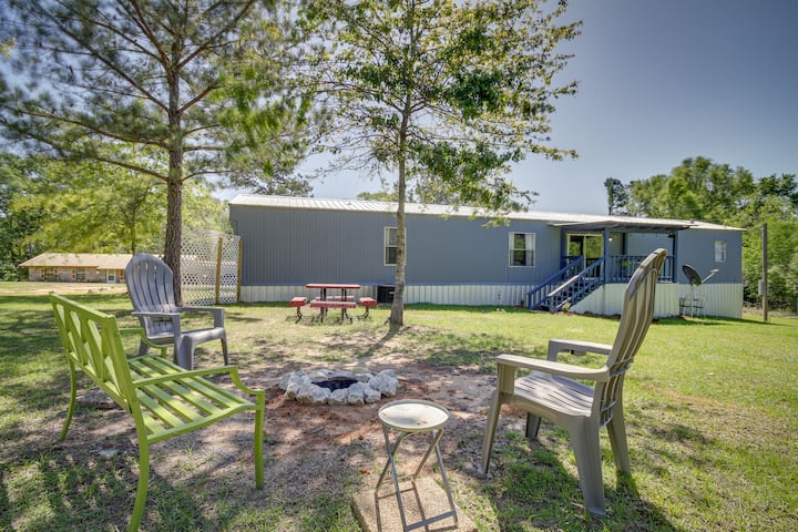 Fire Pit + Deck: Peaceful Silver Creek Retreat - Lake Jeff Davis, Prentiss