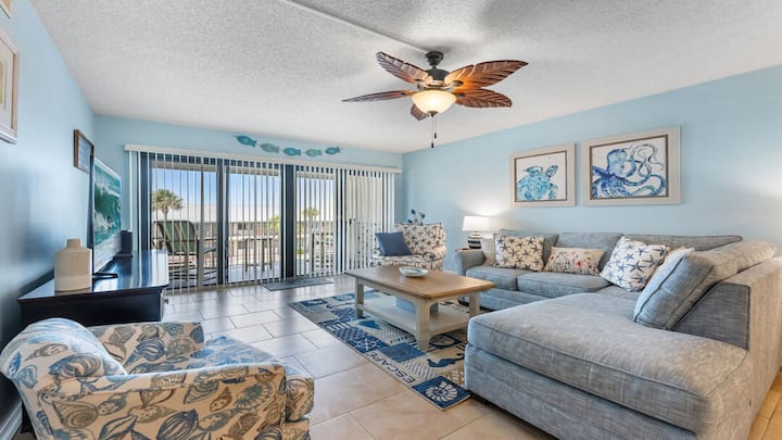 Unwind To Ocean-view Condo Step To The Beach - Cocoa Beach, FL