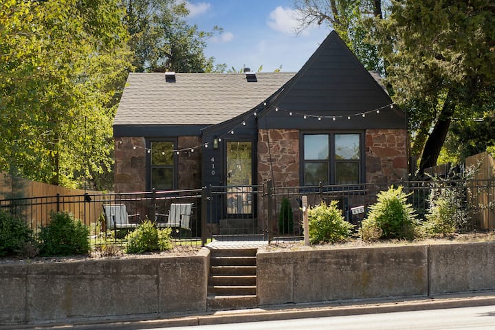 Charming Cottage Near Uco, Edmond - Edmond, OK
