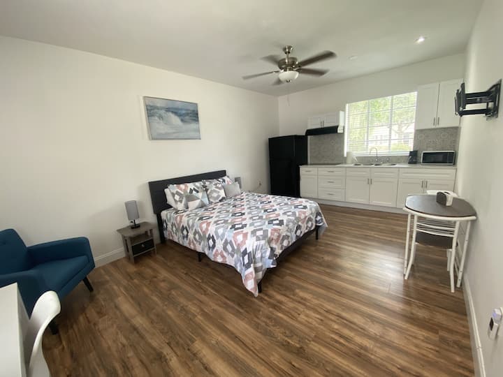 Hollingsworth Studio 1 In Lakeland - Lakeland, FL