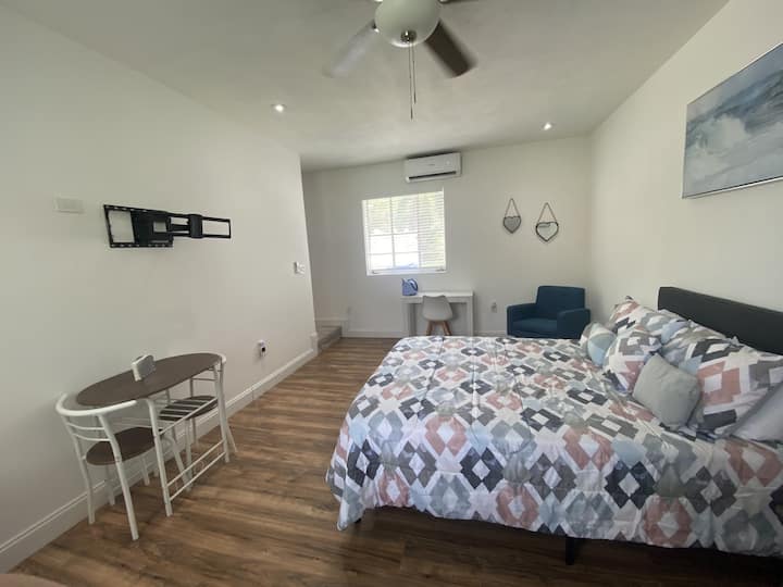 Hollingsworth Studio 1 In Lakeland - Lakeland, FL