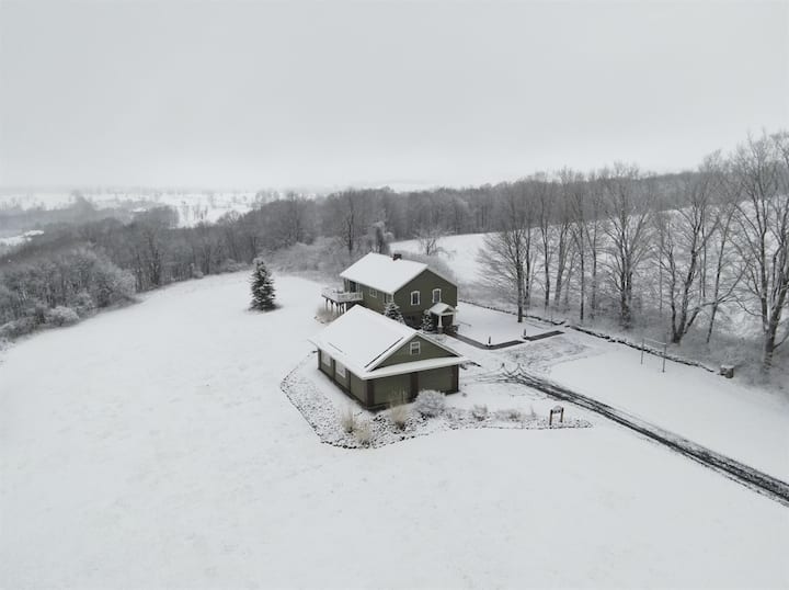 Hilltop Retreat & Spa Ski Season - Tully Lake, Tully