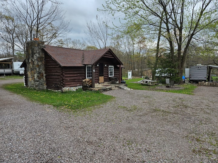Log Cabin 6 - Farmington, PA