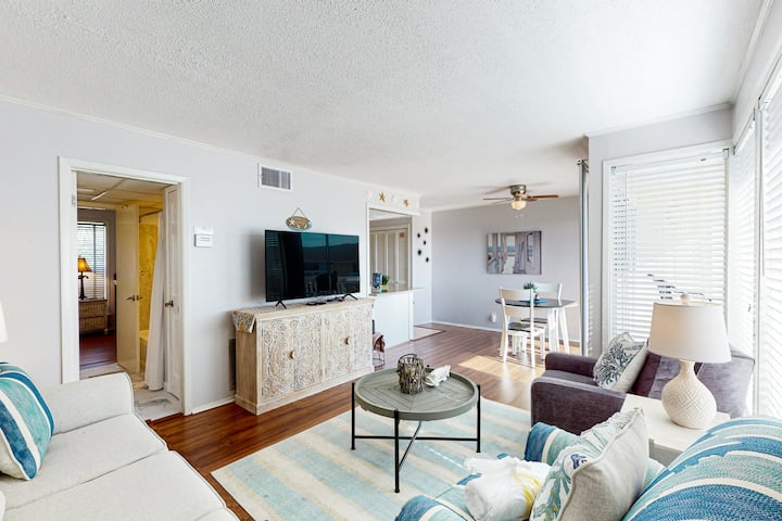 1br Condo With Pool, Hot Tub, Tennis, Balcony, W/d - Destin, FL