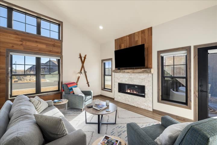 Cozy Retreat With Fireplace By Red Lodge Mountain - Red Lodge, MT