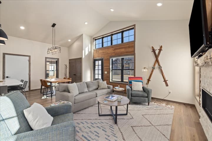 Cozy Retreat With Fireplace By Red Lodge Mountain - Red Lodge, MT