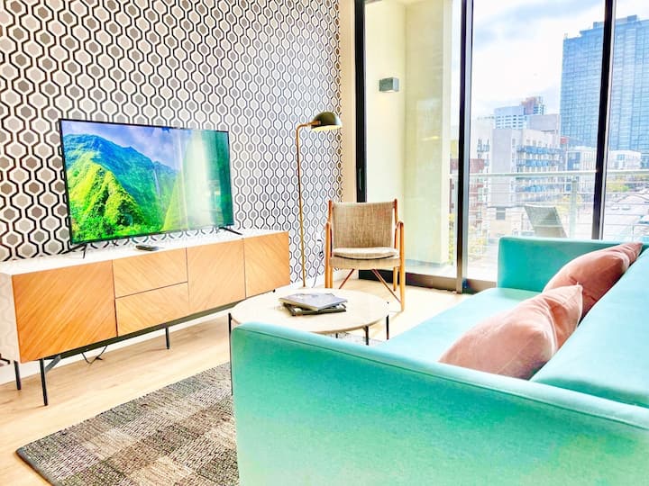 Skyline Flat Facing Downtown San Diego - San Diego