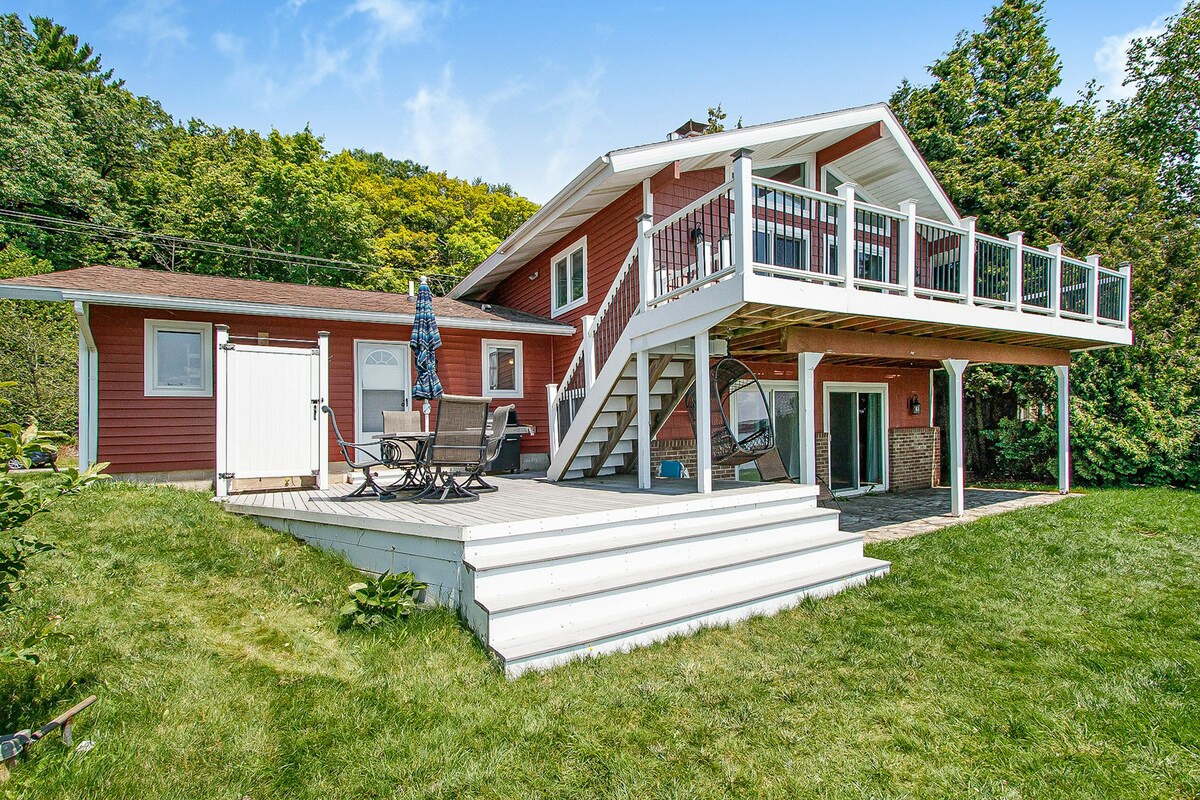 Spacious 4BR Lakefront Crystal Lake, MI | Dock - Houses for Rent in ...