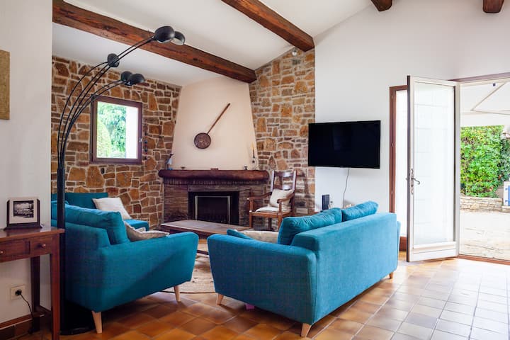 Maison Bord De Mer Piscine Et Clim - Le Castellet