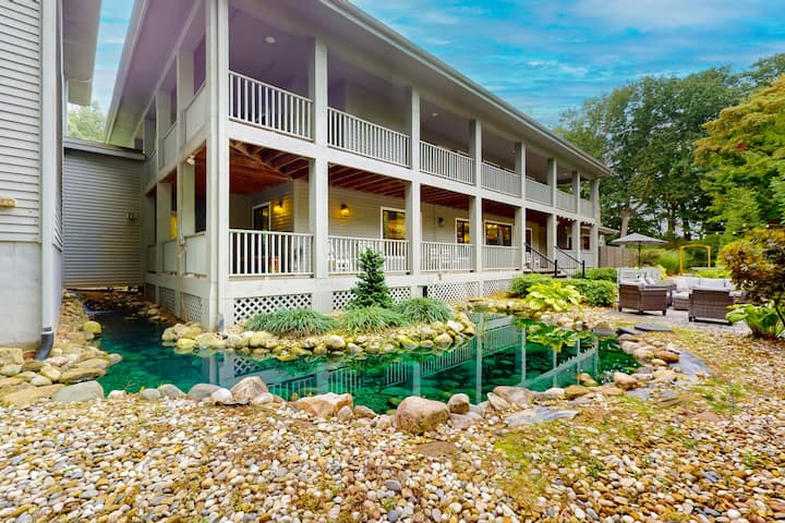 Spacious 6br | Chef's Kitchen| Hot Tub - Benton Harbor, MI