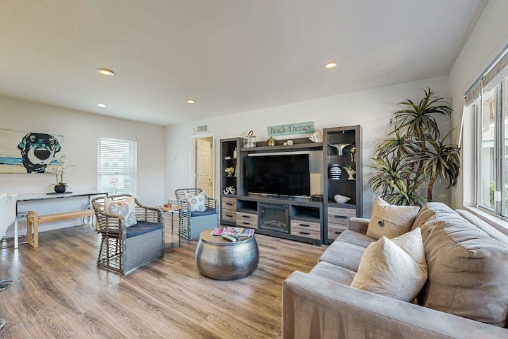 Romantic 1br | Balcony | Fireplace - San Clemente, CA