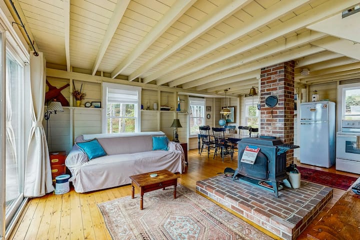 Rustic 3br Oceanfront | Dock - Boothbay Harbor, ME