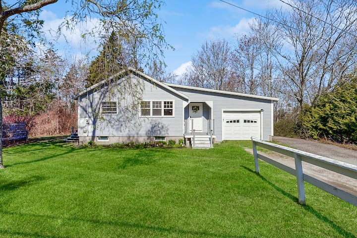 3br New England-style Bungalow, Full Kitchen - Boothbay, ME