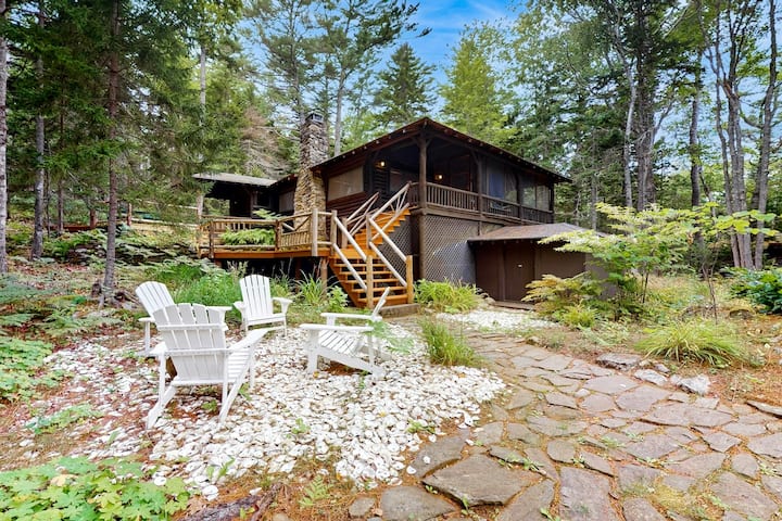 Wooded 3br | Dock | Fireplace | Deck | W/d - Boothbay Harbor, ME