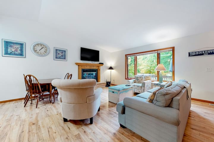 Downtown 2br | Deck | Firepit | Ping Pong | W/d - Glen Arbor, MI