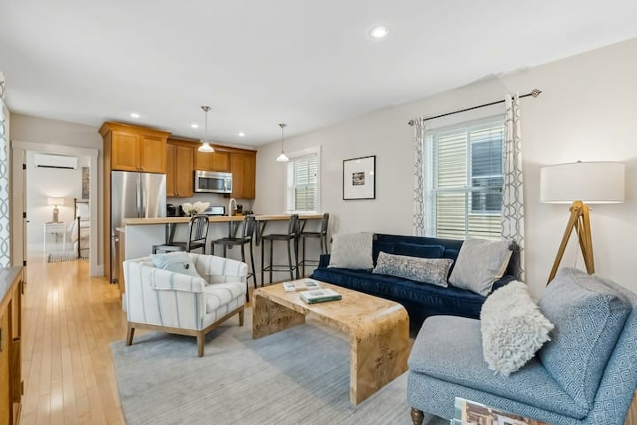 Renovated 2br Condo In West End With 2 En Suites - Portland, ME