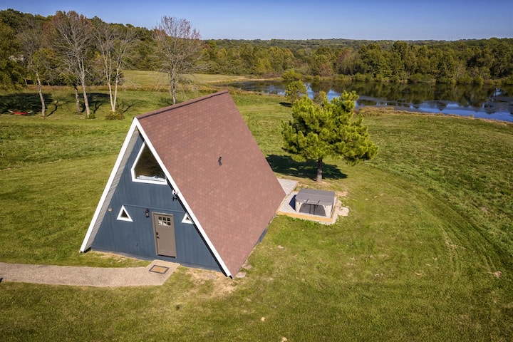 Hike, Wine, Dine, Then Hot Tub Under The Stars! - Illinois