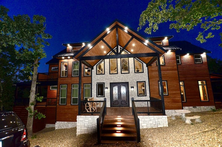 Brand New 5 Bedroom/6.5 Bath Cabin On Carter Mount