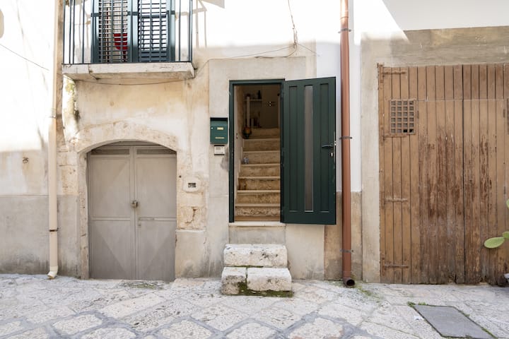 Còmme A Ccàste In The City Center - Conversano