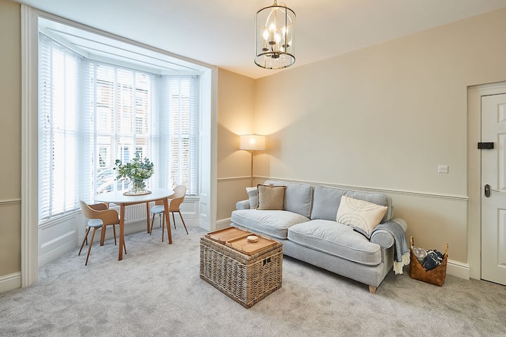 Host & Stay | Silver Beach - Whitby
