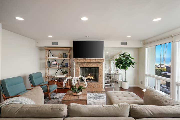 Beach House At Breakers - Newport Beach, CA