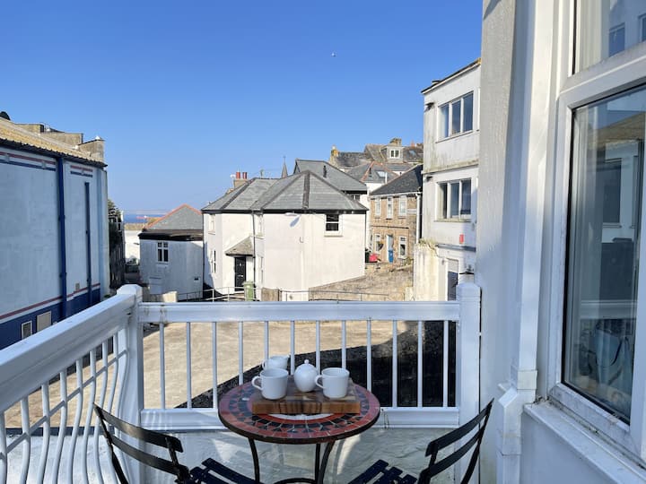 Step N Sea - Moments From The Town Centre And Sea - Tate St Ives