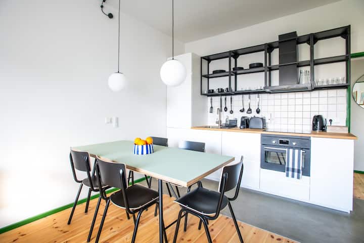 Flattering Suites 30 - Berlin