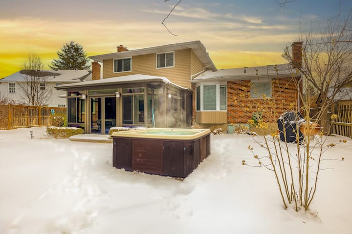 Winery Escape Oasis | Pool | Hot Tub | Bbq | Bar - Niagara-on-the-Lake