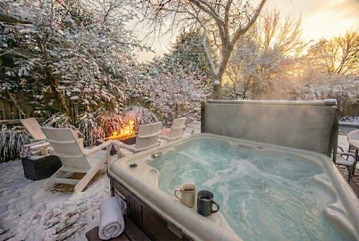 Winery Escape Oasis | Pool | Hot Tub | Bbq | Bar - Niagara-on-the-Lake