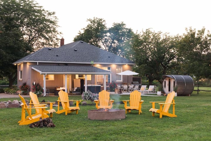 Sorella Farms Retreat: Hot Tub | Sauna | Firepit - St. Catharines