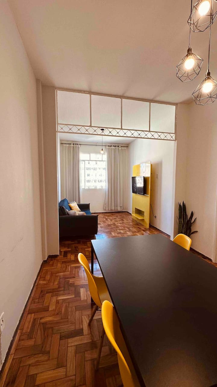 Apto Carmelita | Andar Alto No Ed. Maletta - Belo Horizonte