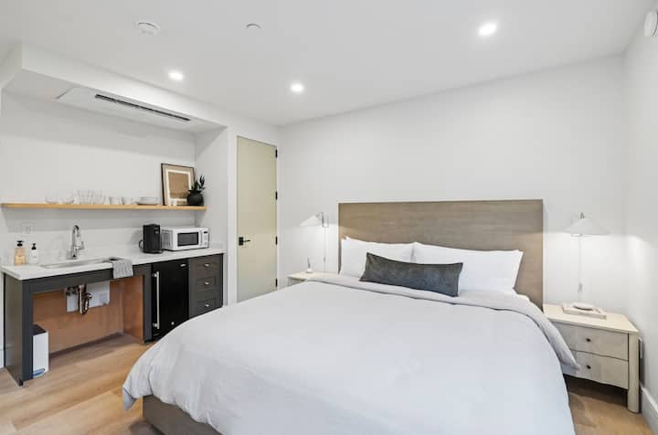 Casa Jardin - Studio 8 - Santa Barbara, CA