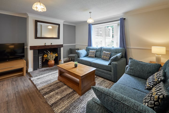Host & Stay | Greens Yard House - Whitby