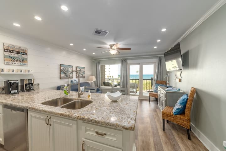 Stunning Ocean View | 3 Amazing Pools | Hot Tub - Bermuda Beach, TX