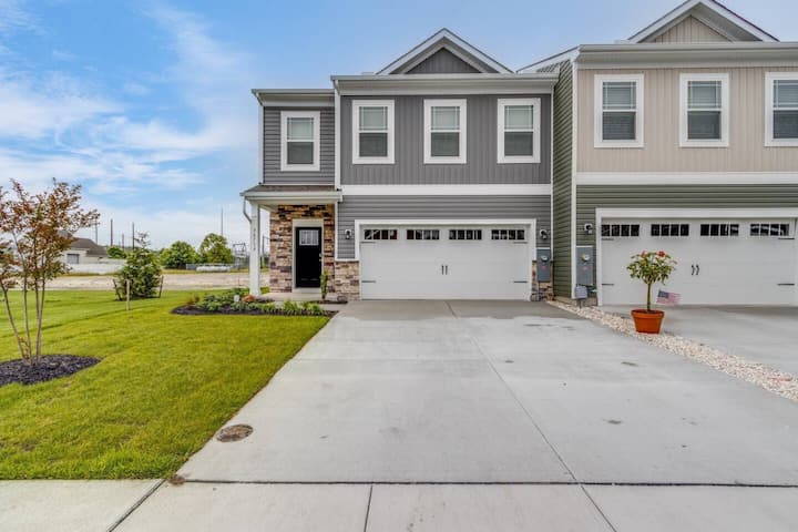 Pool Access-beach Shuttle: 3br | Pets Ok-fenced Yd - Bethany Beach, DE