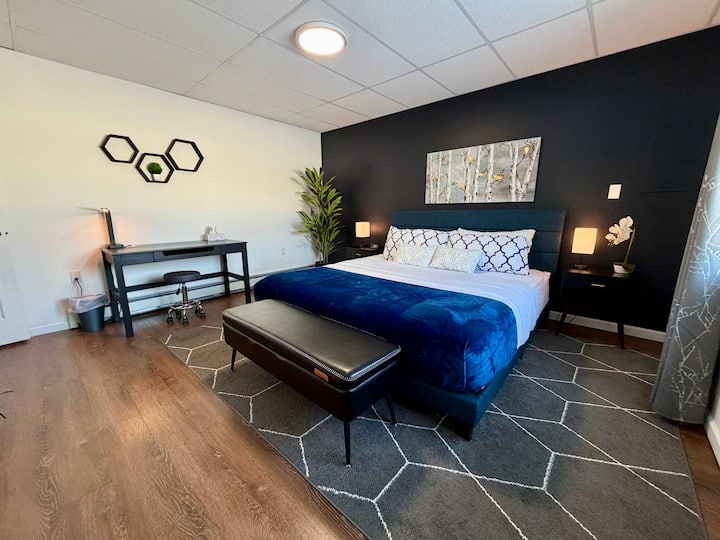 Modern Ground-level Suite | King Bed, Near Airport - Fairbanks, AK