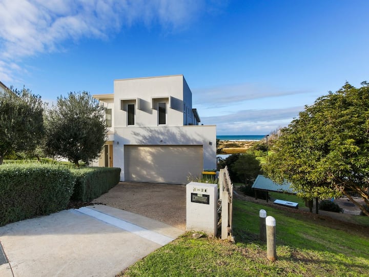 Mazza By The Sea | Beachside Family Escape - Lakes Entrance