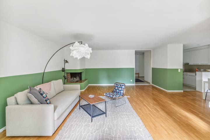 City Centre Apartment With Green Views - 취리히