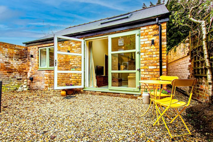 The Garden Suite Hoole With Parking And Garden - Chester