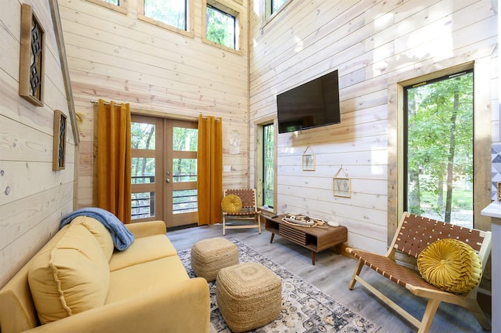 Pets Welcome! King Br+loft W/hot Tub/lg Patio! - Broken Bow, OK